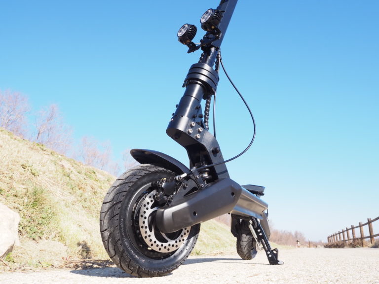 Trottinette électrique / MOBYGUM HELIUM 3600W - 60V 28AH